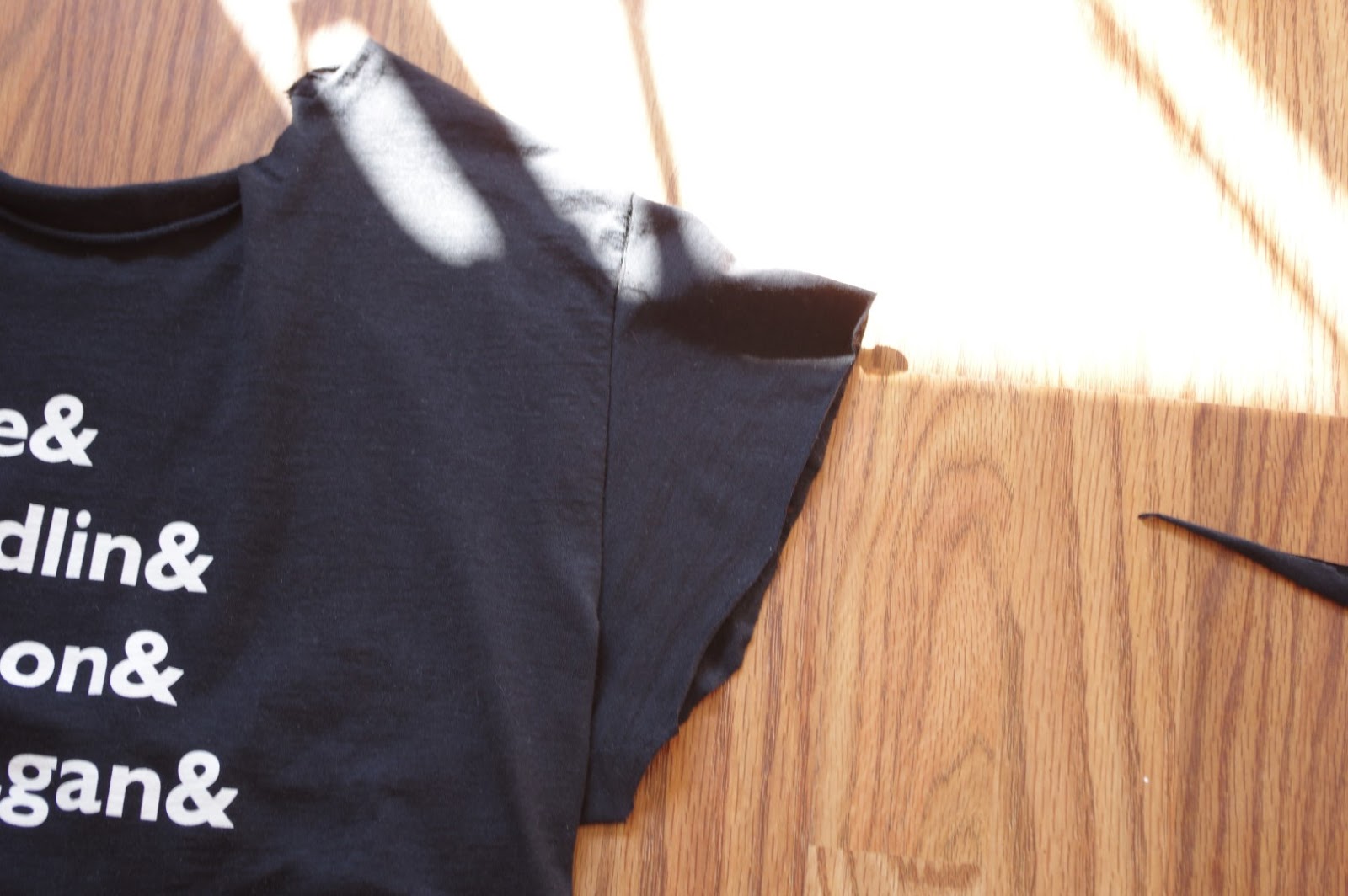 How to Cut a Men’s T-Shirt (So the Neck Stops Strangling You) – Black ...